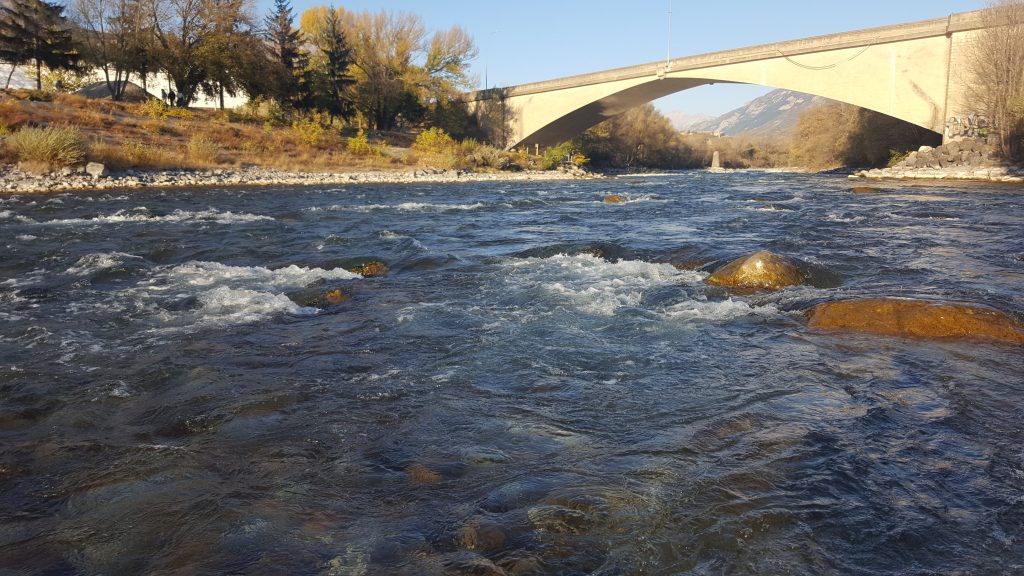 [EMBRUN : POUR LES VACANCES DE FEVRIER, LACHER DE TRUITE ARC-EN-CIEL ...