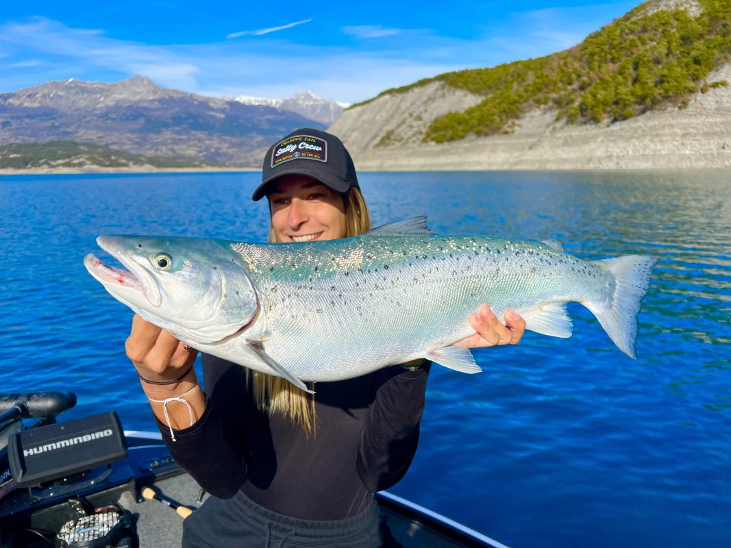 UNE SUPERBE TRUITE SUR NOTRE GRAND LAC DE SERRE-PONÇON ! - Fédération ...